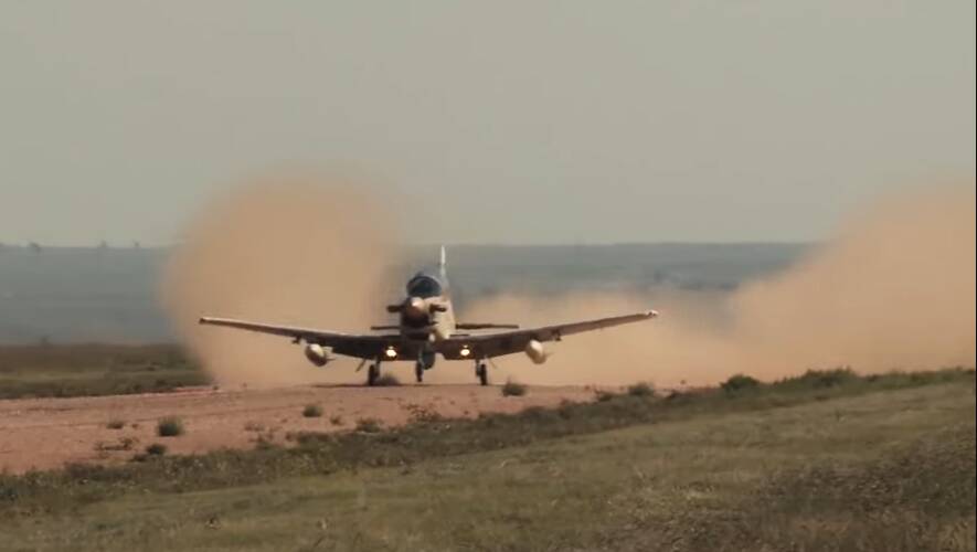 Dust - Aircraft engine dust trails on unpaved surfaces - Wishlist ...