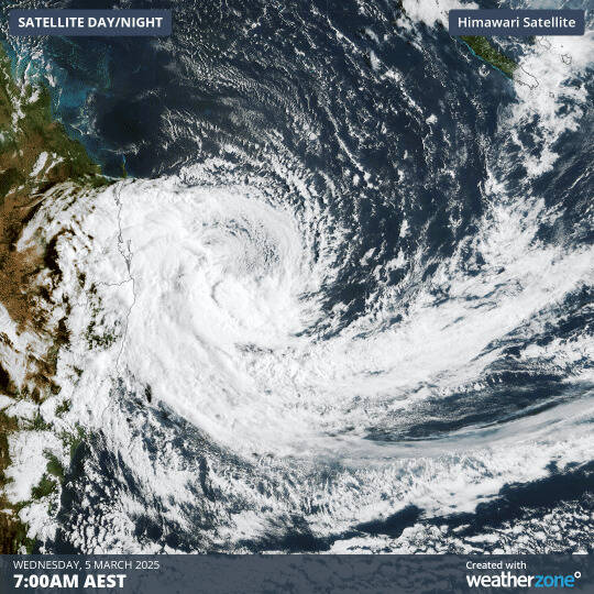 📌Cyclone Alfred - Eye of the Storm Live - Gunpilot's New "Shorts ...