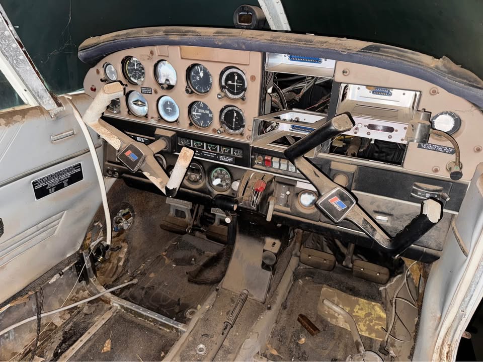 Cherokee 140 Fuselage with Instruments et al - Home Cockpit Builders ...